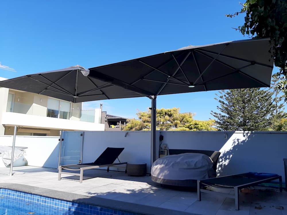 Shadowspec Unity – Multi Canopy Cantilever Umbrella - Sydney Shade